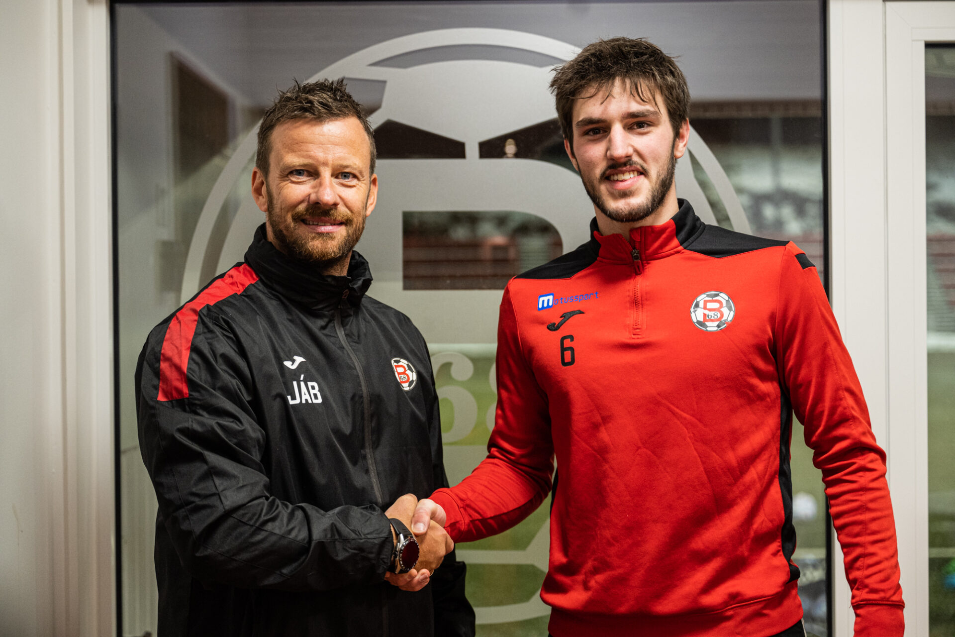 Jónas í reyðum! – B68